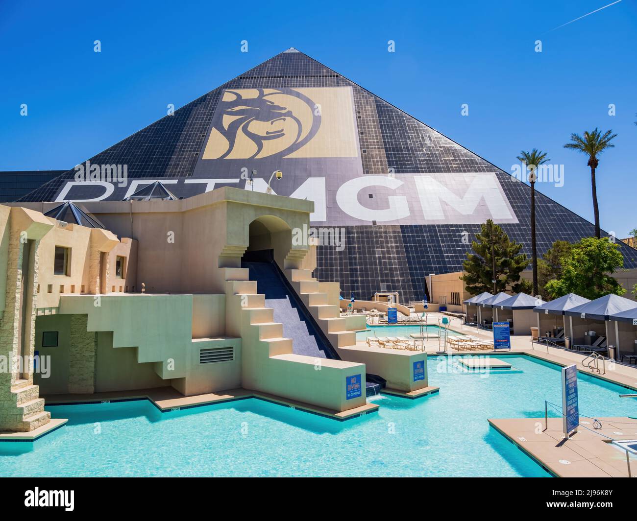 Las Vegas, MAY 13 2022 - Sunny exterior view of the swimming pool of ...