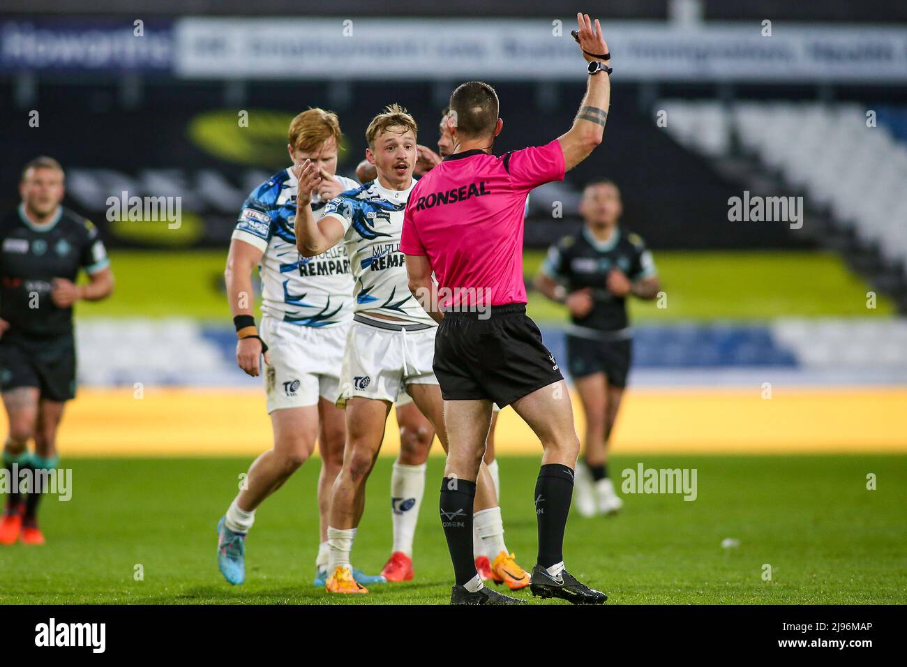 Jack smith referee hi-res stock photography and images - Alamy