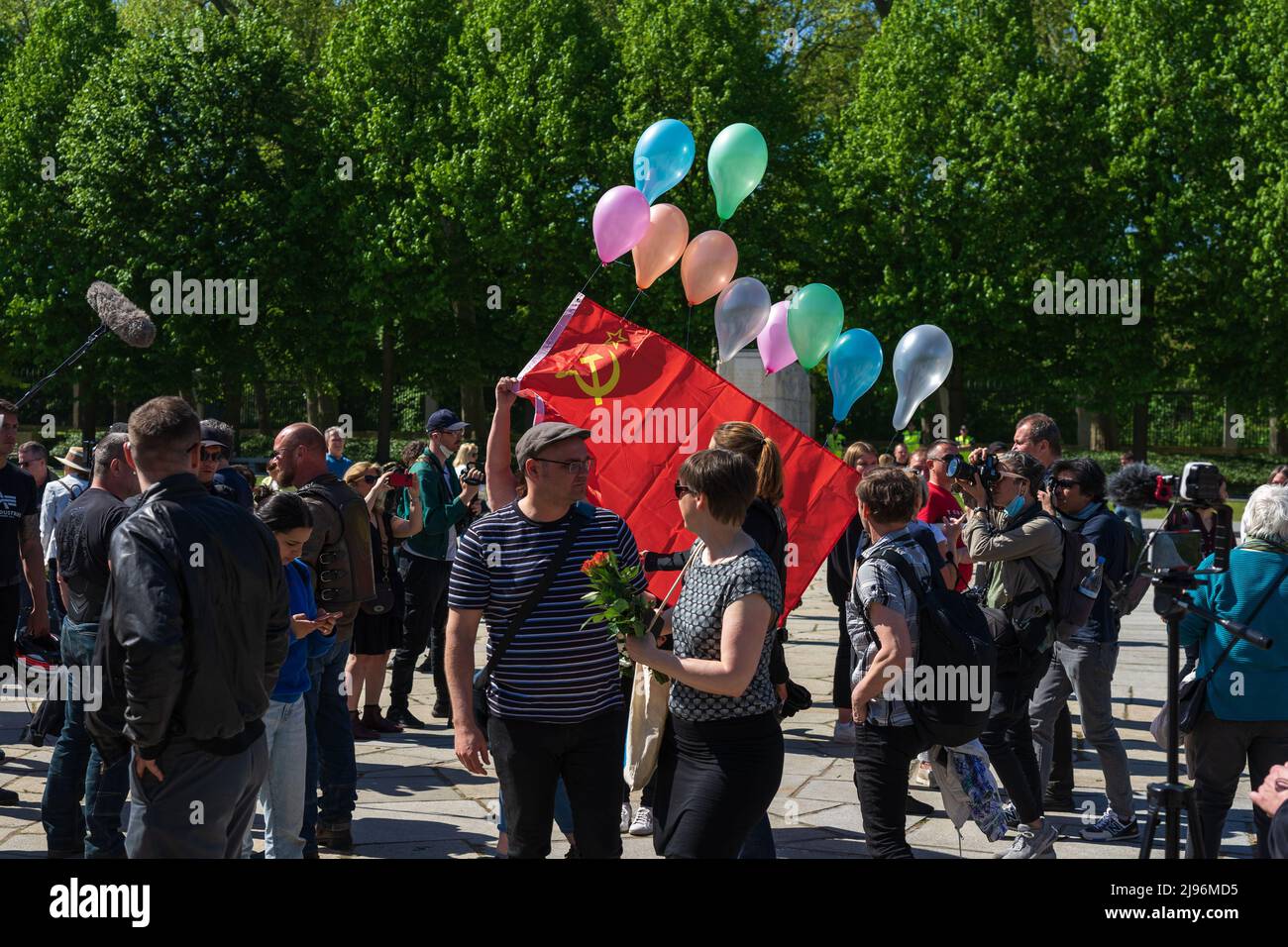 BERLIN - MAY 09, 2022: Victory Day in Treptower Park. Guests and ...