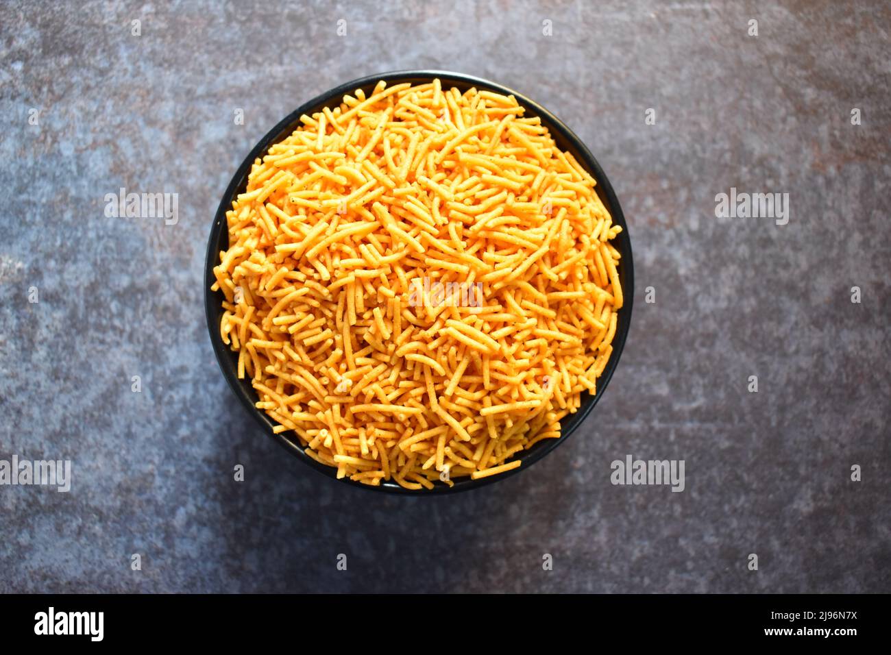 Crunchy besan sev hi-res stock photography and images - Alamy
