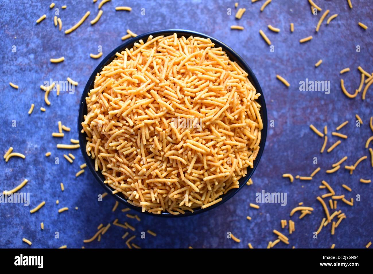 Crunchy besan sev hi-res stock photography and images - Alamy