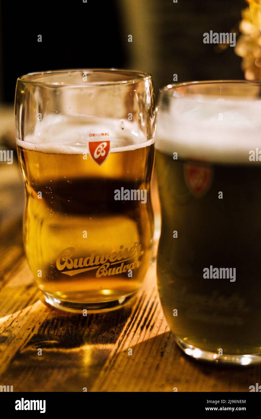 Beer pints hi-res stock photography and images - Alamy