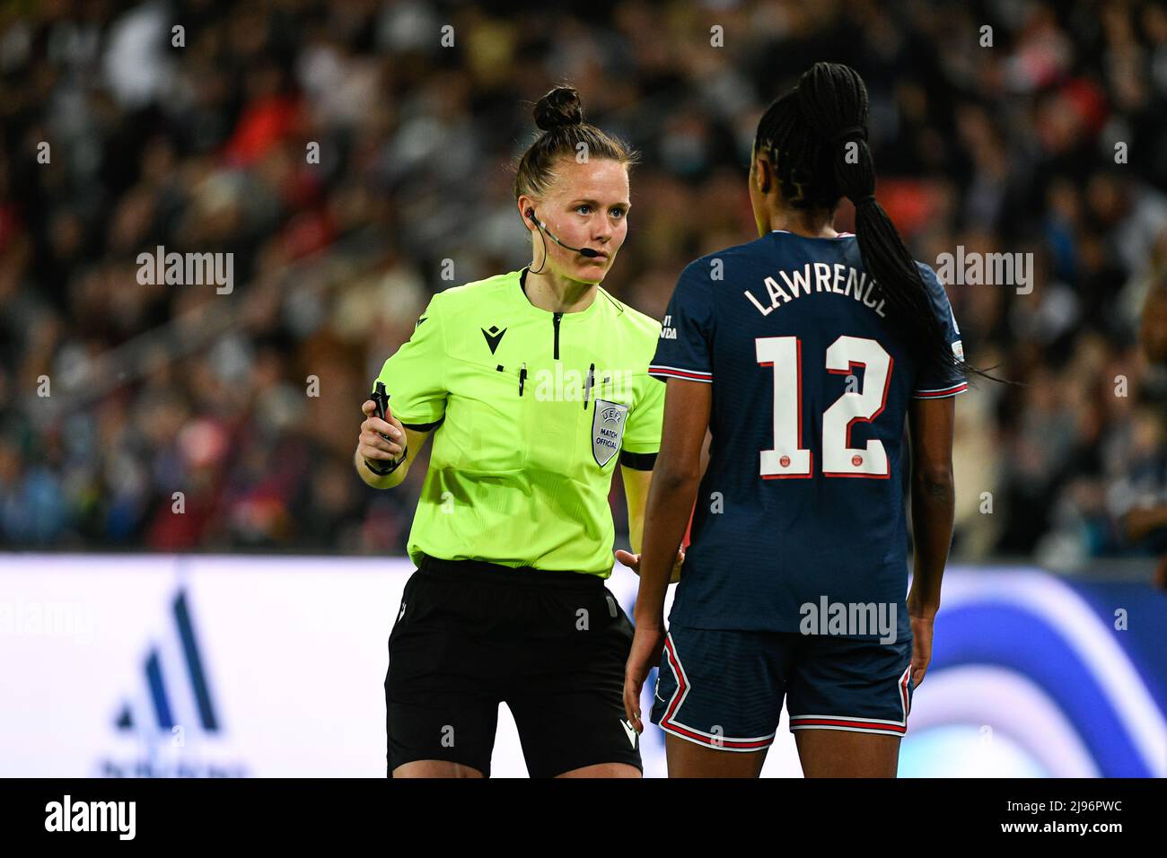 Rebecca Welsh, woman referee talks with Ashley Lawrence of PSG during ...
