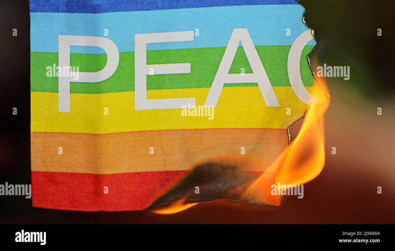 Ukraine burning fire flag war hi-res stock photography and images - Alamy