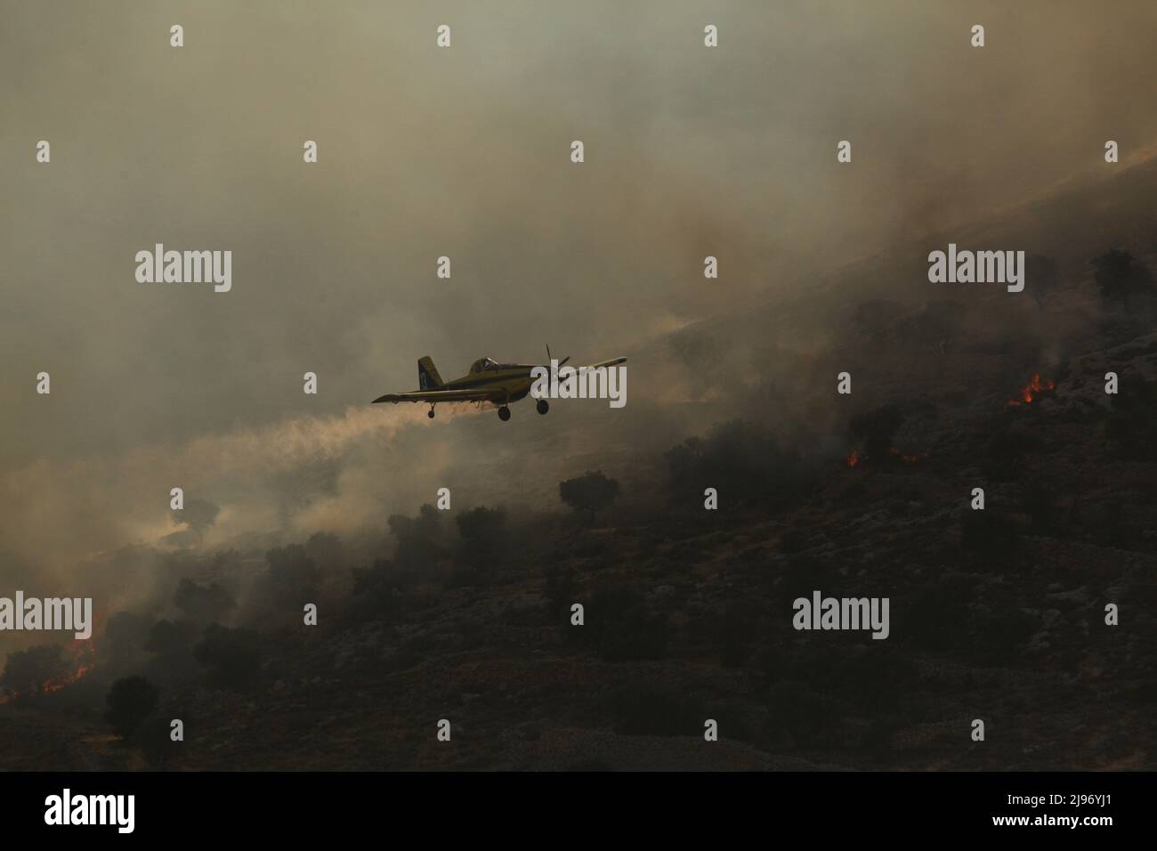Fire fighting aircraft hi-res stock photography and images - Alamy