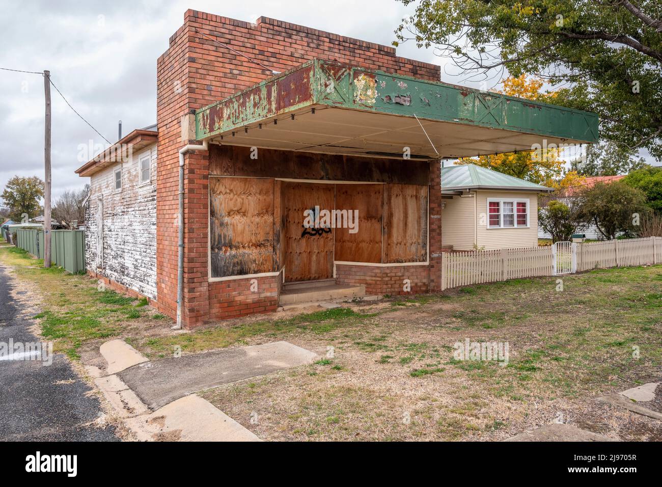 Empty shop australia hi-res stock photography and images - Alamy
