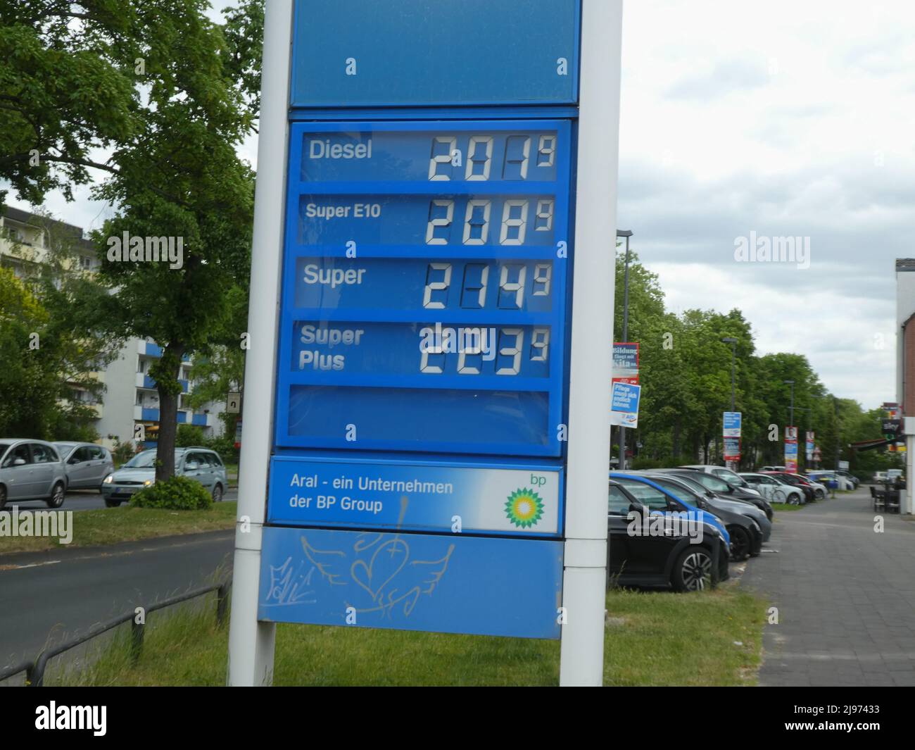 Cologne, Germany. 13th May, 2022. A board with the current gasoline and ...