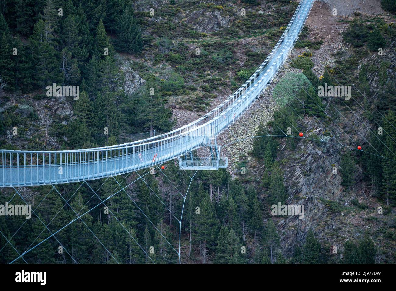 The longest Tibetan bridge in Europe, 600 meters long and 200 meters ...