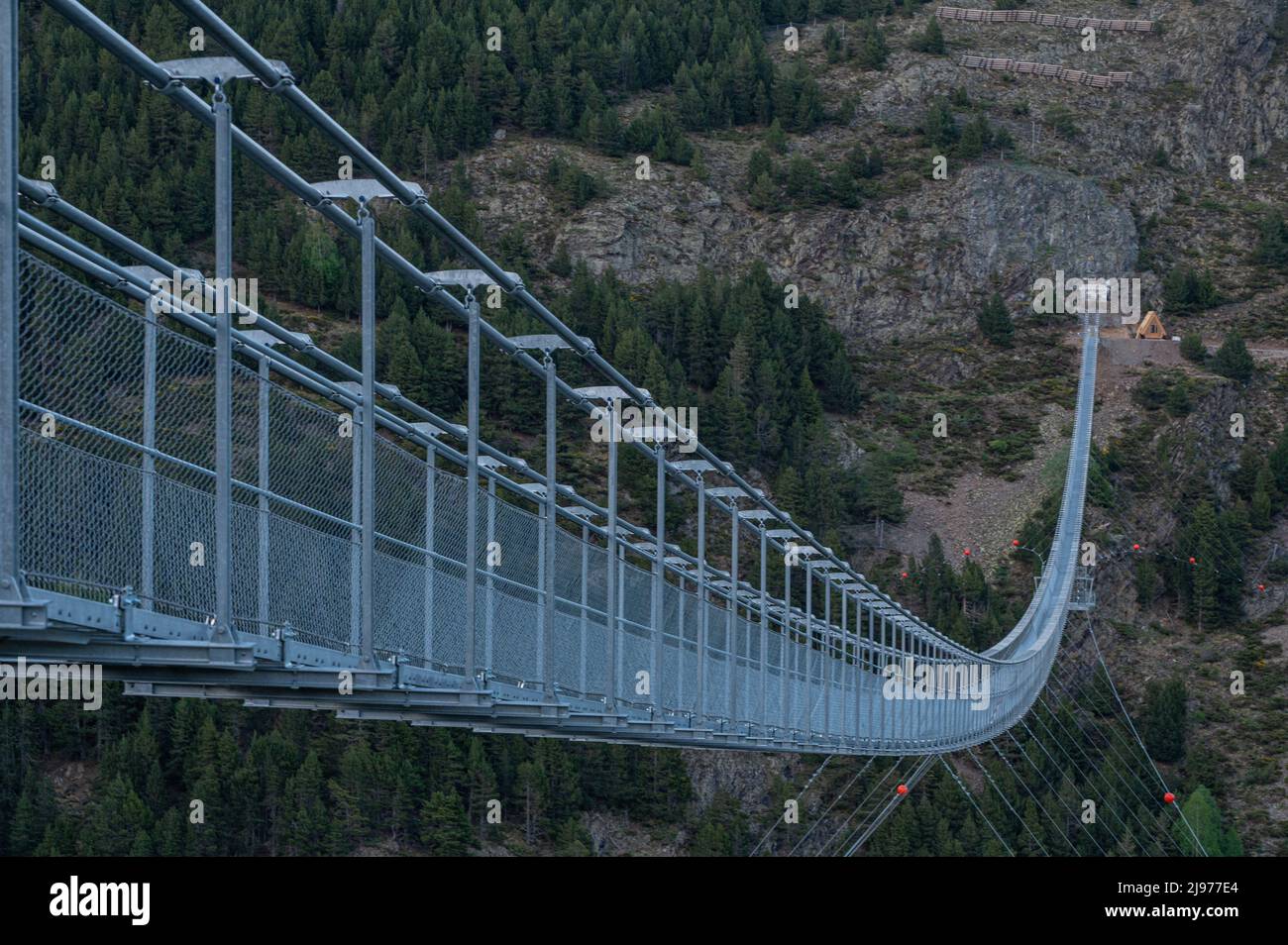 The longest Tibetan bridge in Europe, 600 meters long and 200 meters ...