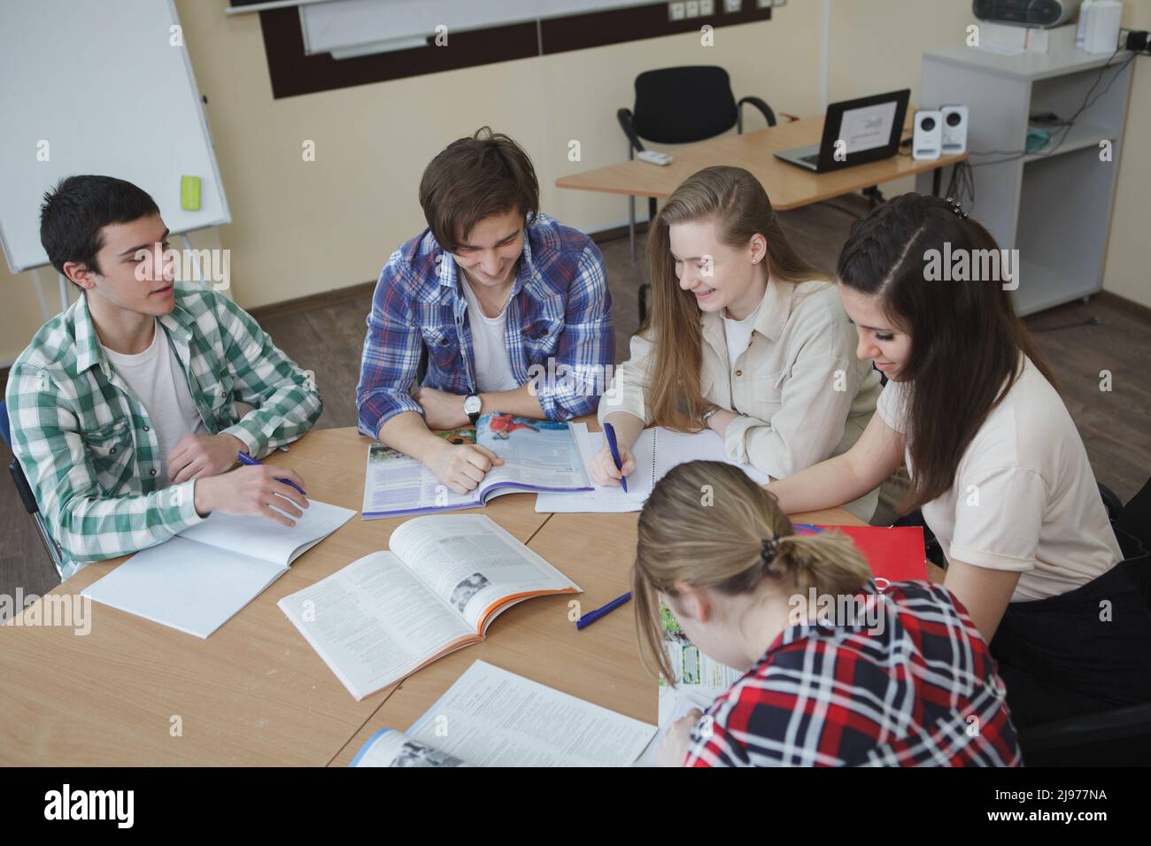 Top view students college library hi-res stock photography and images ...