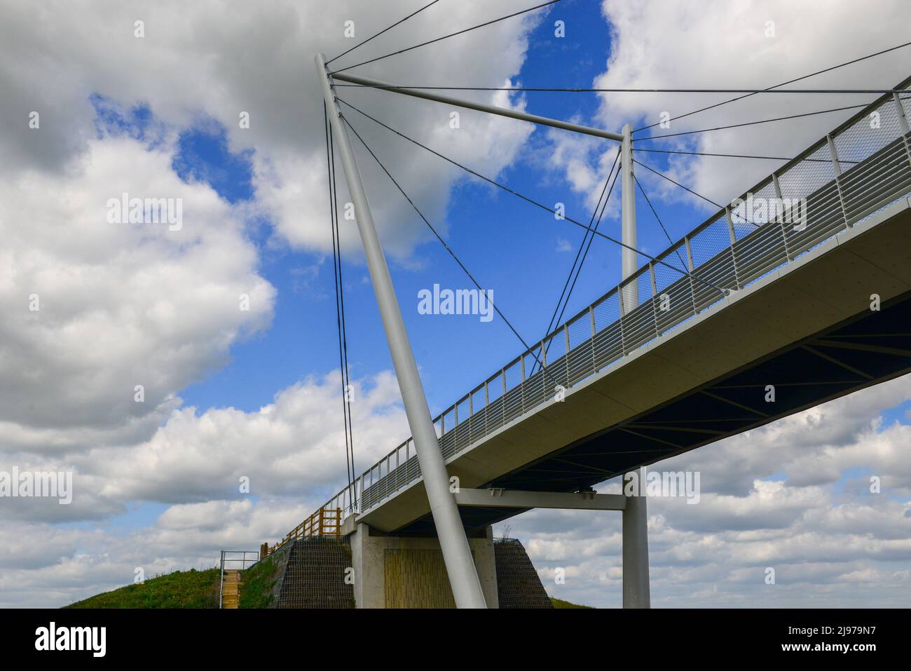 Cambridge , Uk 08-May-2022, New Cycle / pedestrian bridge over main ...
