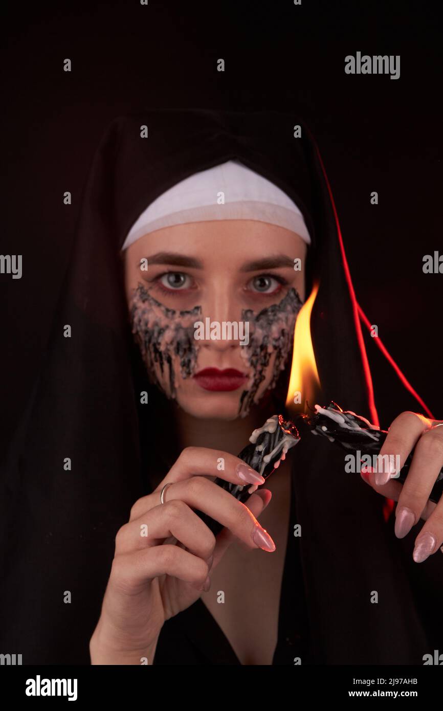 Sinister gothic horror eyes hi-res stock photography and images - Alamy