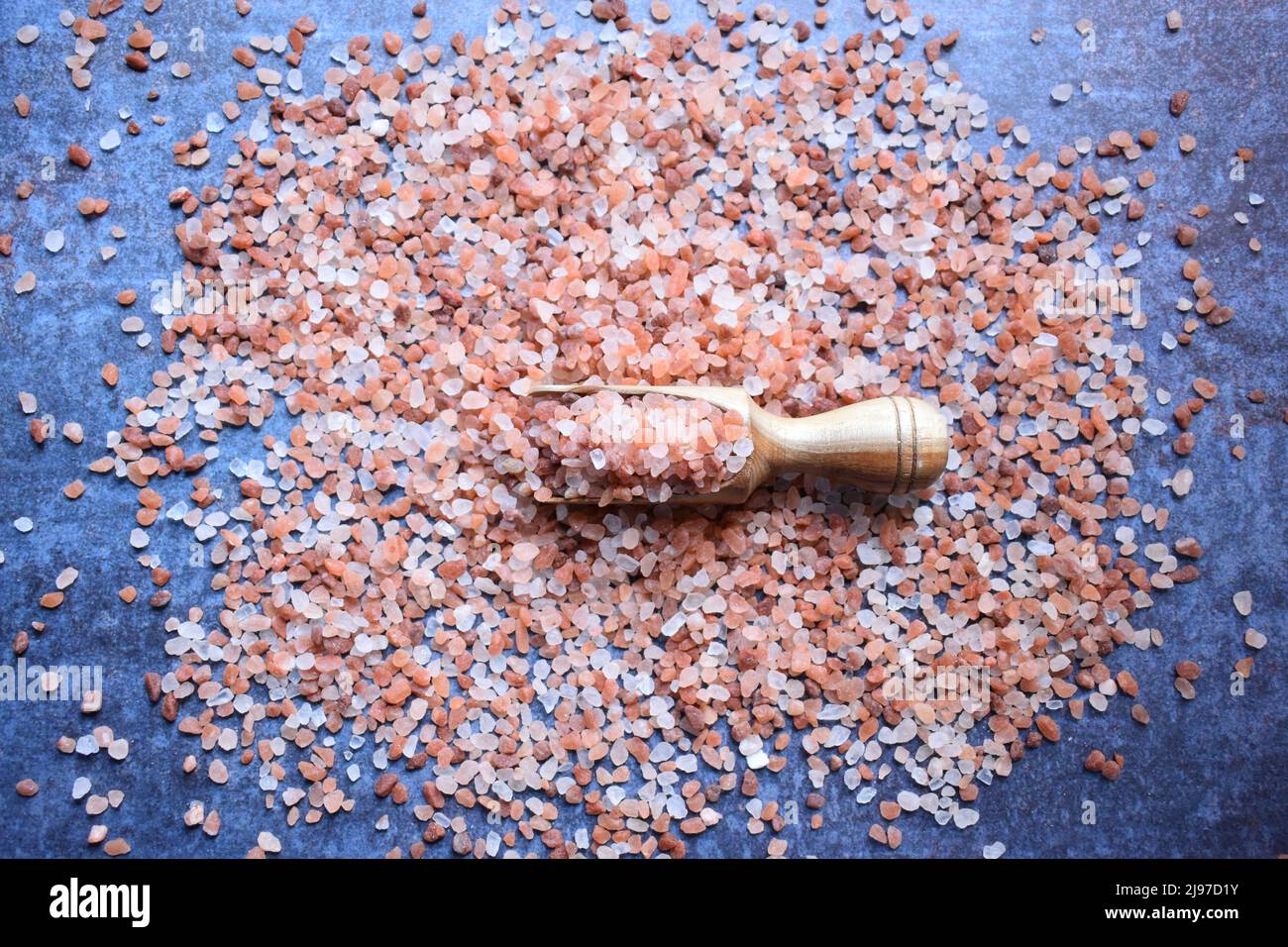 Raw whole dried Himalayan pink rock salt Stock Photo - Alamy