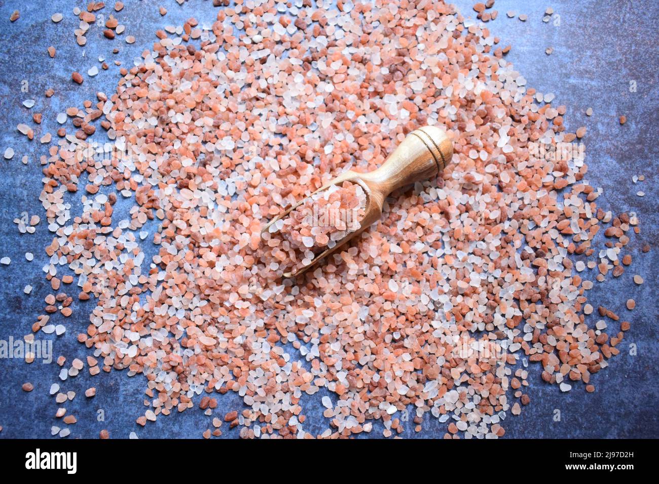 Raw whole dried Himalayan pink rock salt Stock Photo - Alamy