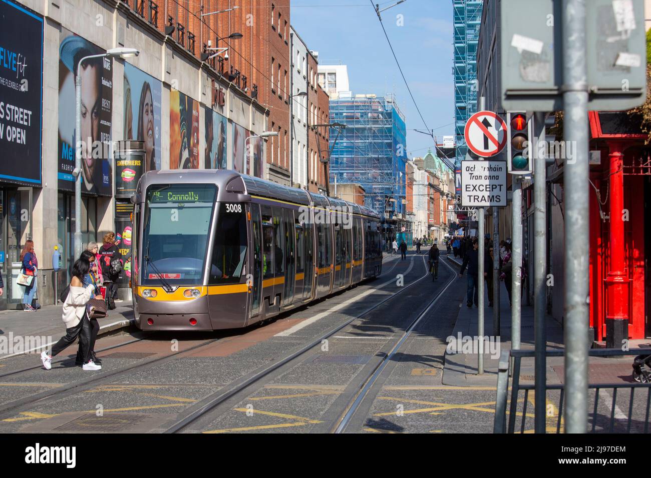 Luas tram in dublin ireland hi-res stock photography and images - Alamy