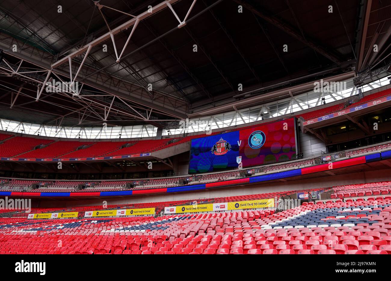 A view inside wembley stadium hi-res stock photography and images - Alamy