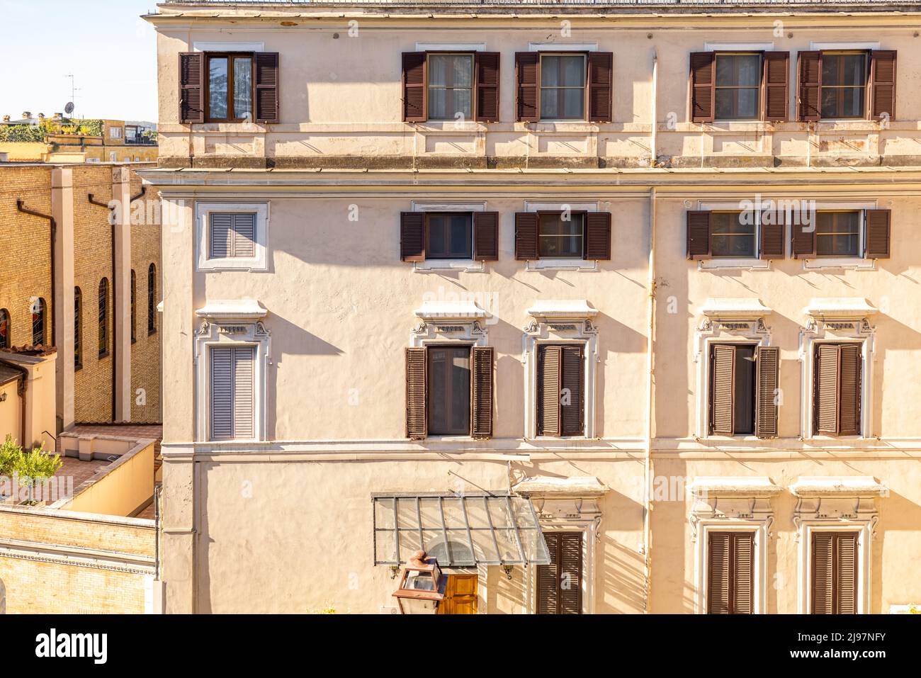Residential building in rome hi-res stock photography and images - Alamy