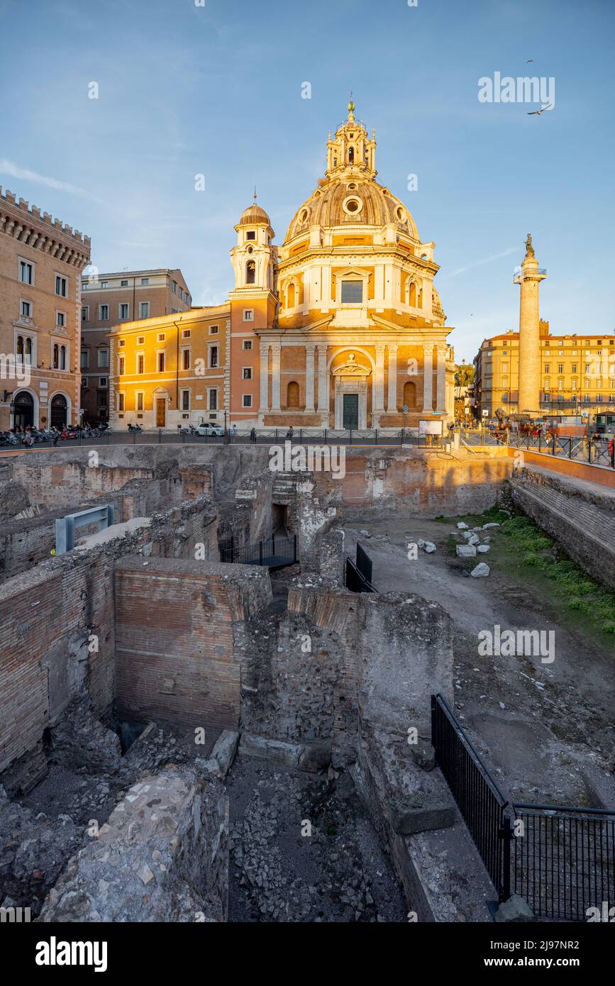 Ruins at Roman Forum in Rome on sunset Stock Photo - Alamy