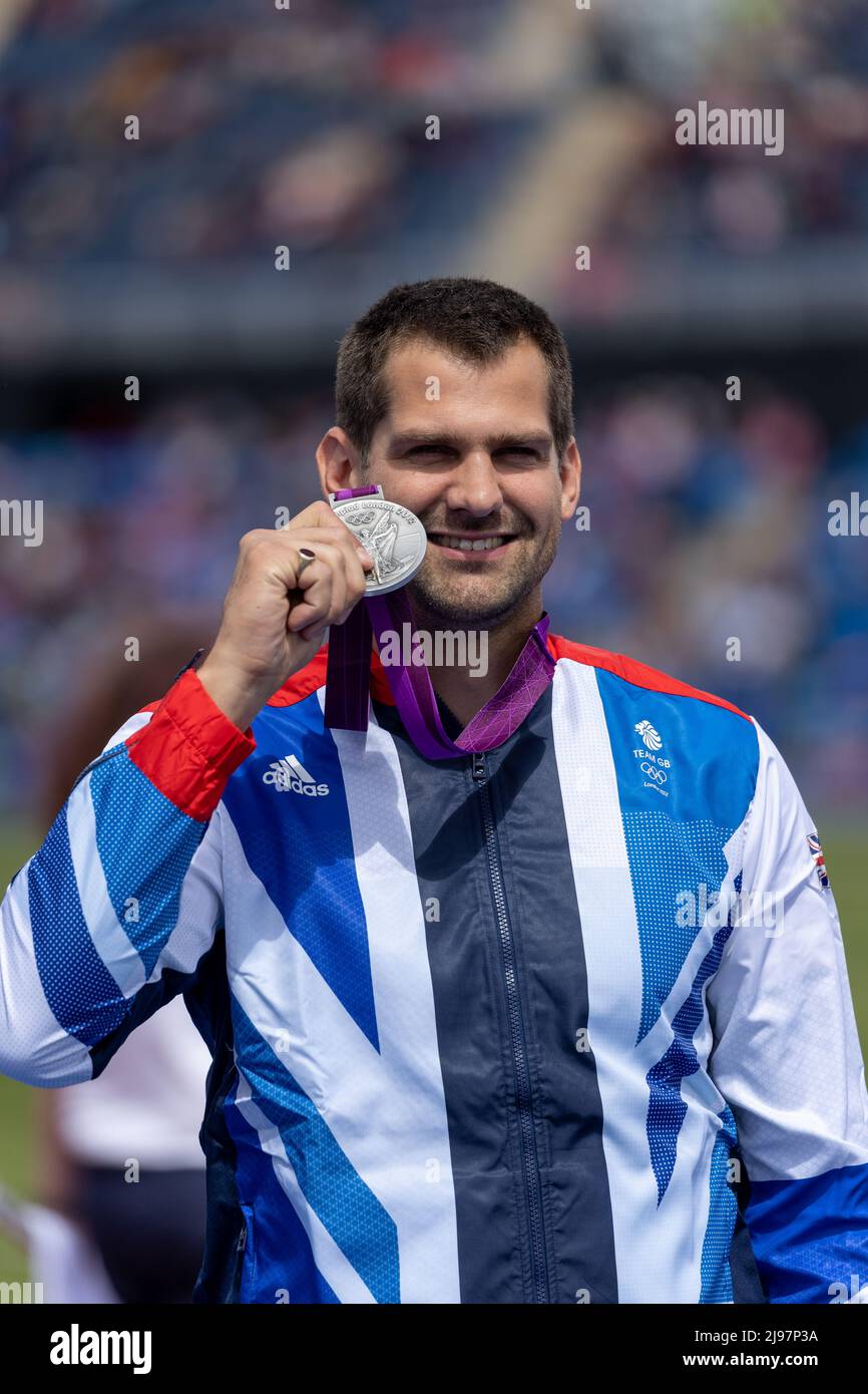 Birmingham, UK. 21st May, 2022. Robbie Grabarz of Team GB receives a ...