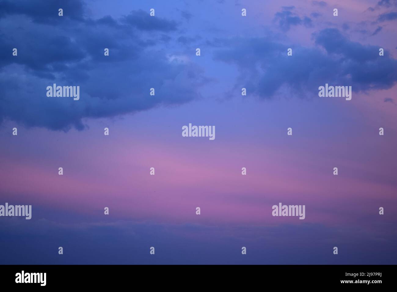 red sky after a thunderstorm Stock Photo - Alamy