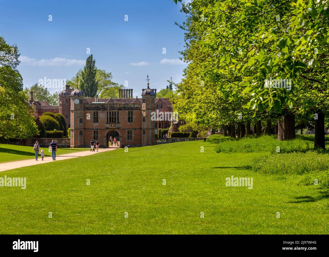 Beautiful Charlecote House & Gardens in Charlecote Park, Warwickshire ...