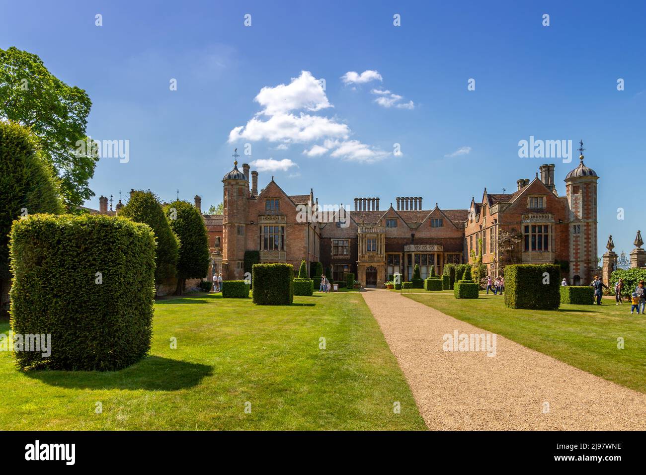 Beautiful Charlecote House & Gardens in Charlecote Park, Warwickshire ...