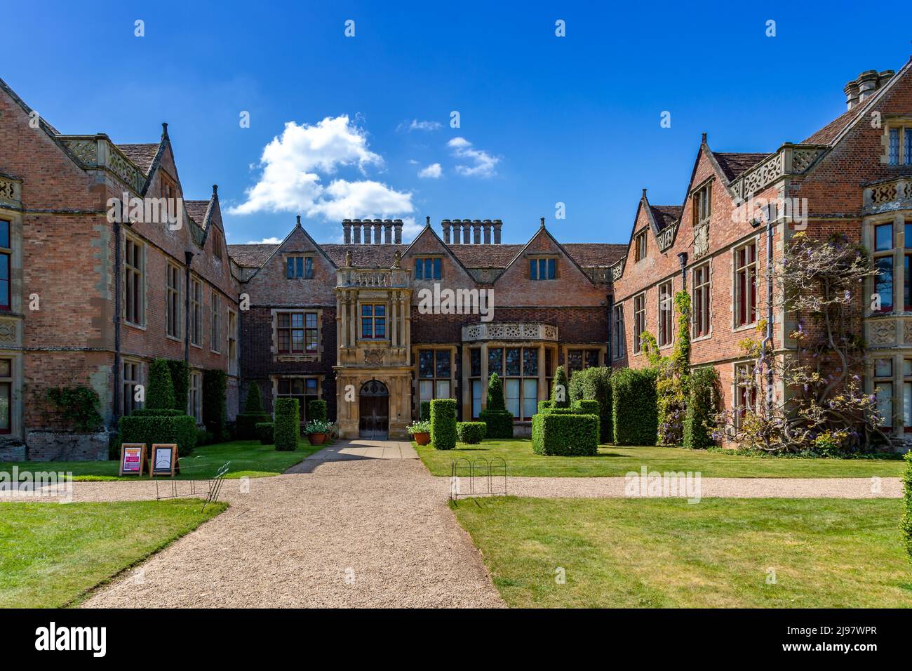 Beautiful Charlecote House & Gardens in Charlecote Park, Warwickshire ...