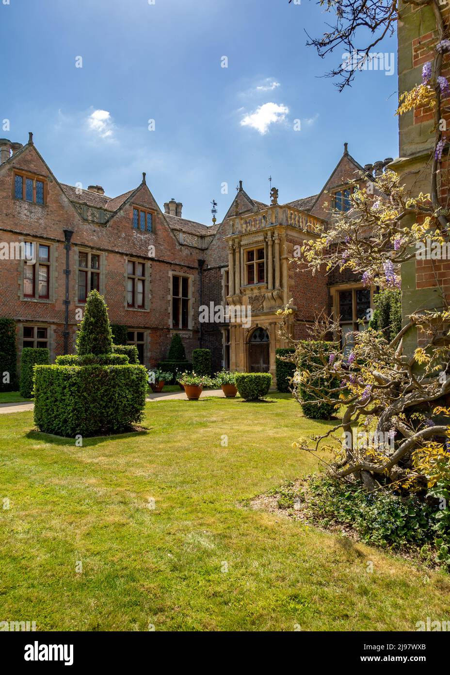 Beautiful Charlecote House & Gardens in Charlecote Park, Warwickshire ...