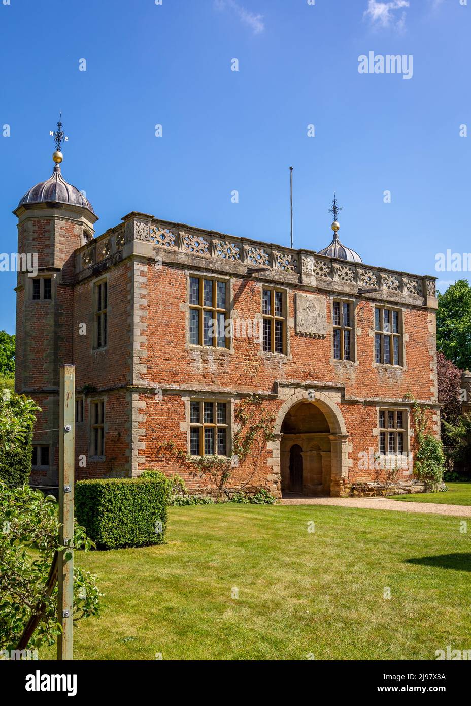 Beautiful Charlecote House & Gardens in Charlecote Park, Warwickshire ...