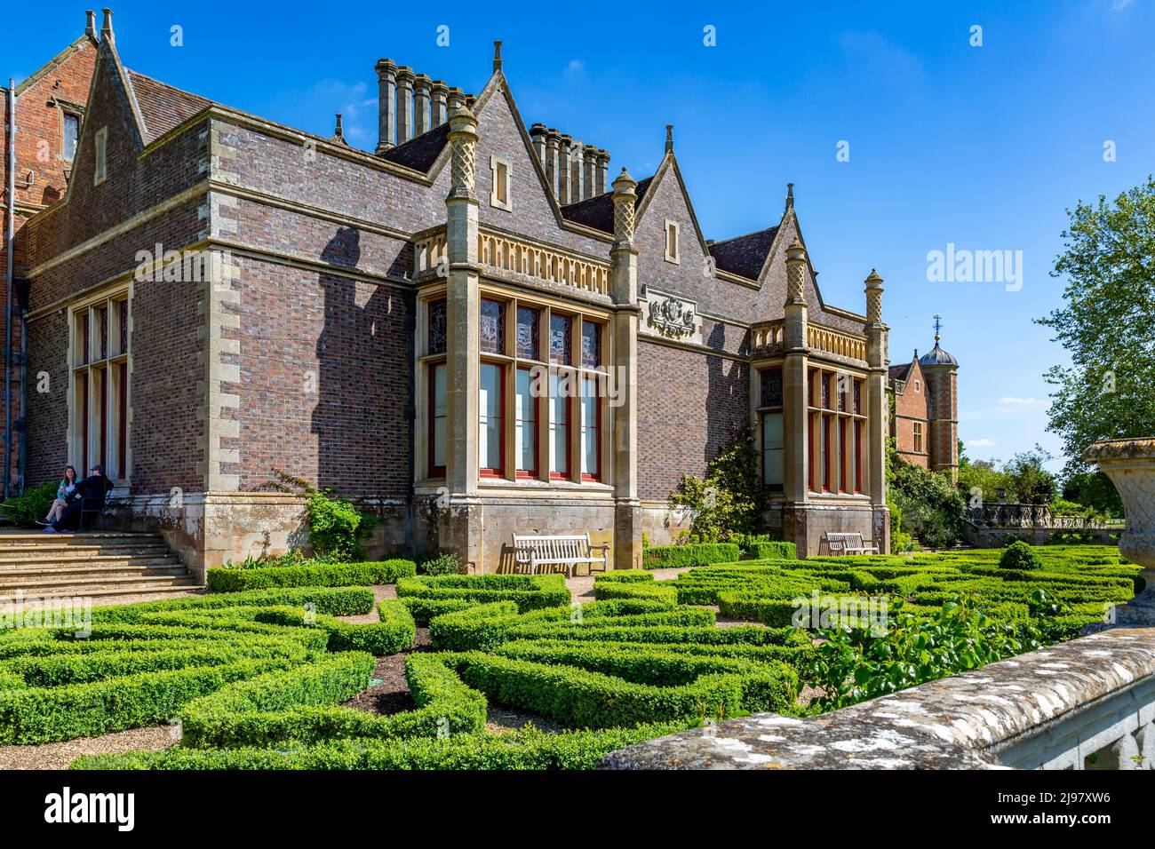 Beautiful Charlecote House & Gardens in Charlecote Park, Warwickshire ...