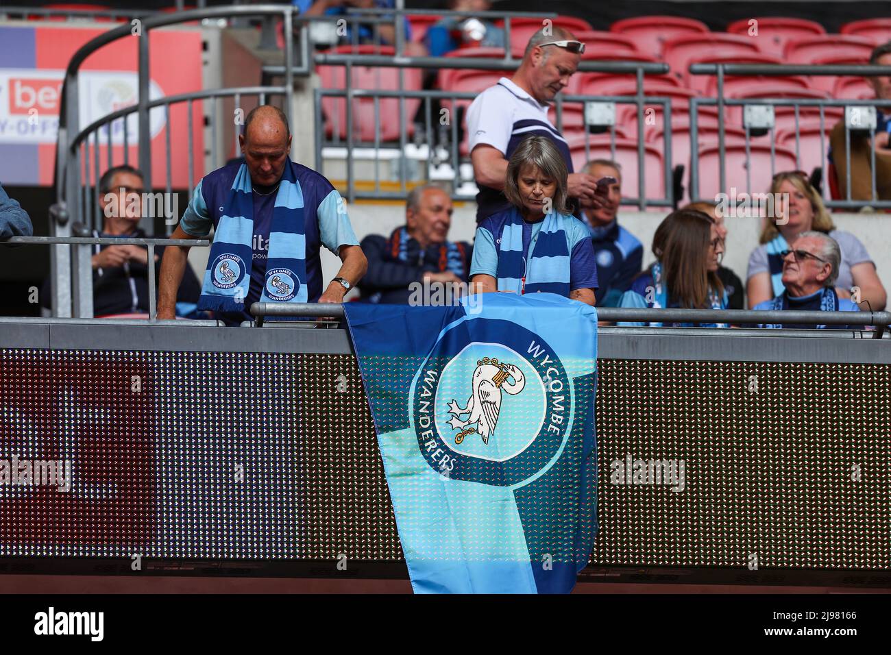 Draping flag hi-res stock photography and images - Alamy