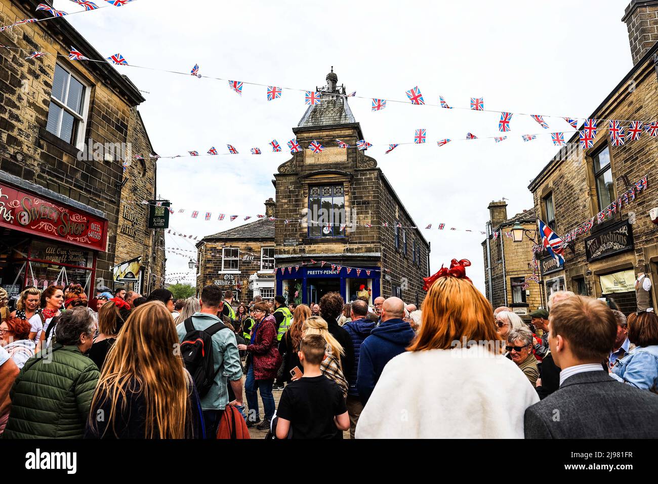 Haworth 1940s weekend 2022 hi-res stock photography and images - Alamy