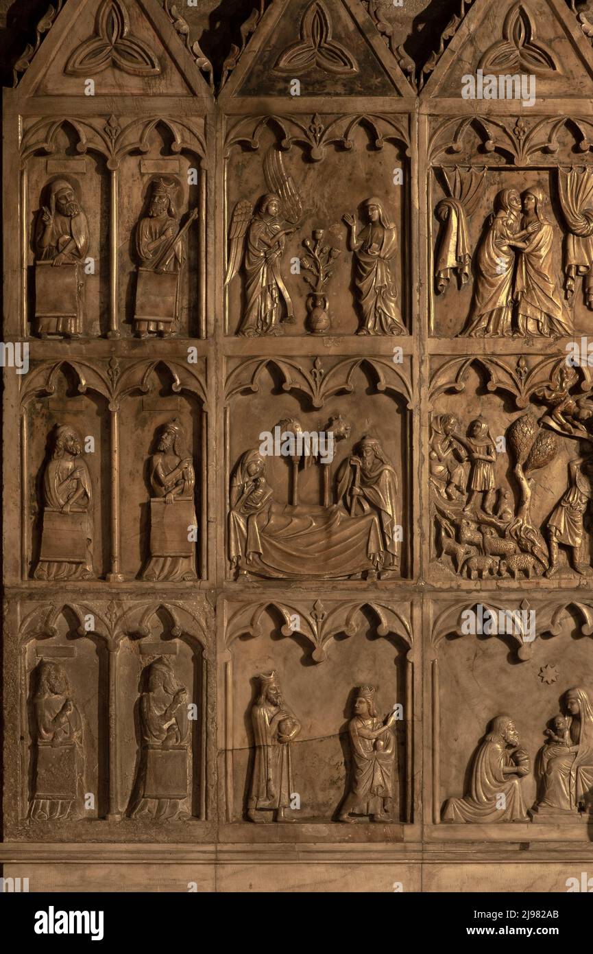 Medieval alabaster sculpture hi-res stock photography and images - Alamy