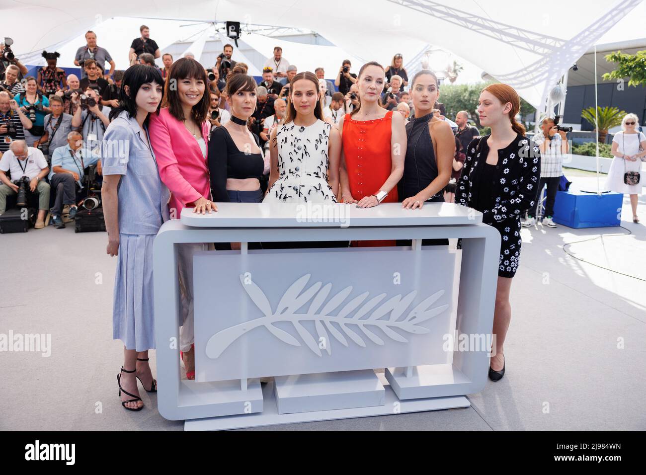 Lou Lampros, Adria Arjona, Jeanne Balibar, Alicia Vikander, Nora ...