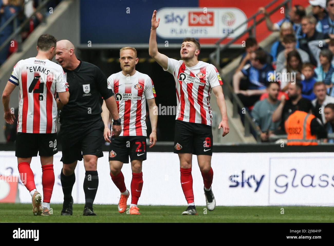 Elliot Embleton #8 of Sunderland celebrates his goal to make it 1-0 ...