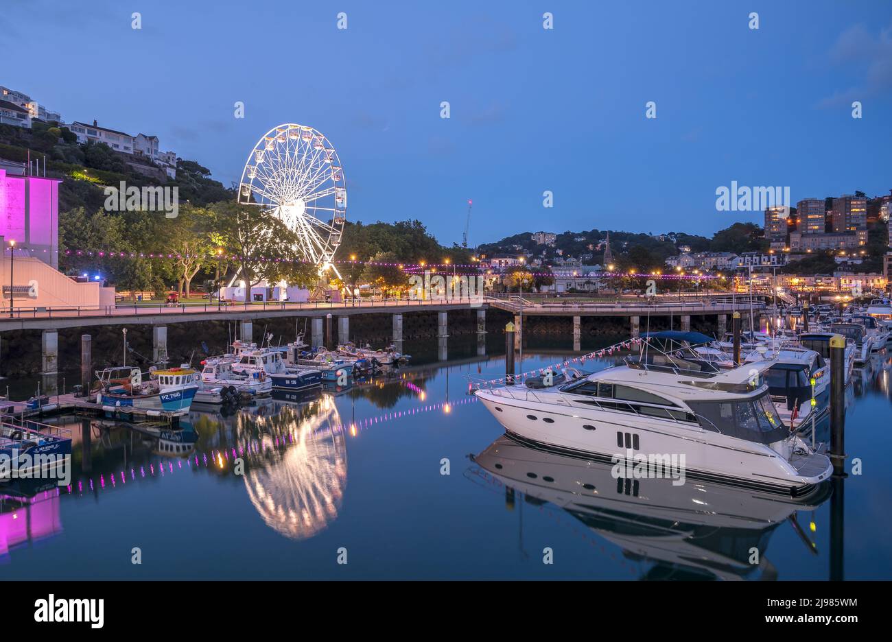 English wheel hi-res stock photography and images - Alamy