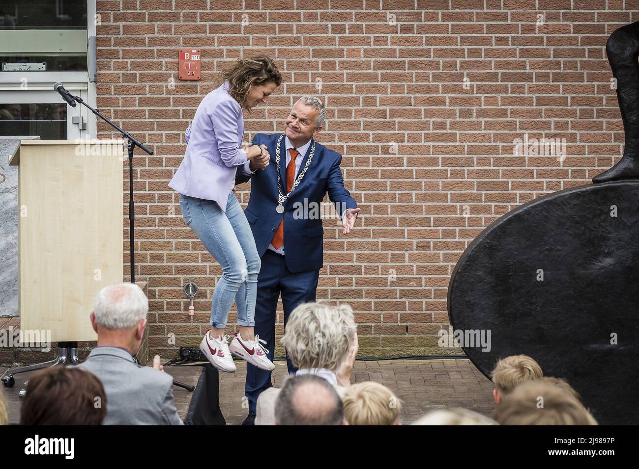 GOIRLE - 21-05-2022, City hall. Unveiling statue Ireen Wust. Ireen Wust ...