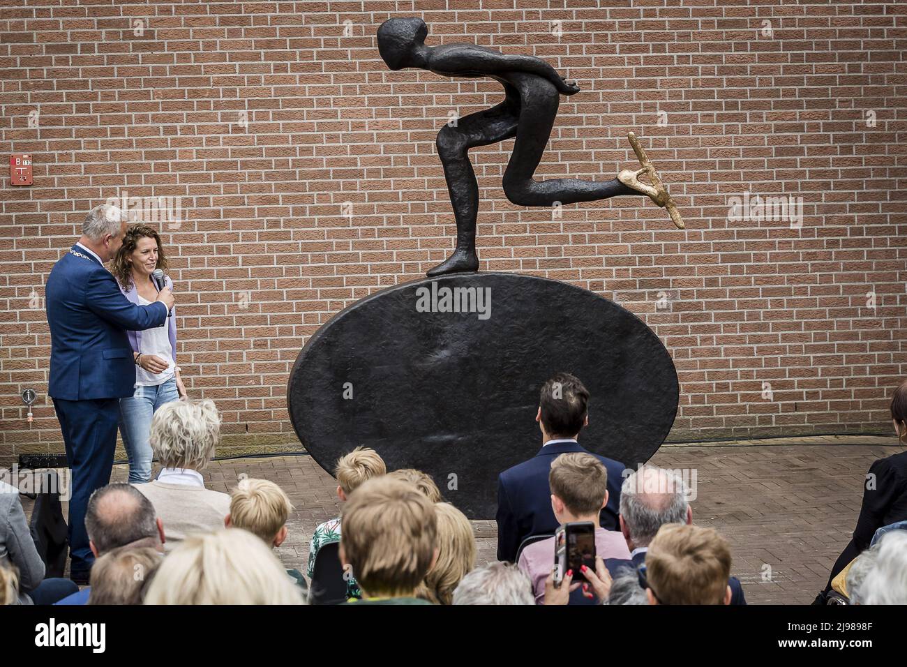 GOIRLE - 21-05-2022, City hall. Unveiling statue Ireen Wust. Ireen Wust ...