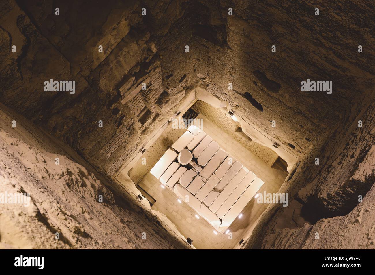 Great pyramid of giza interior hi-res stock photography and images - Alamy