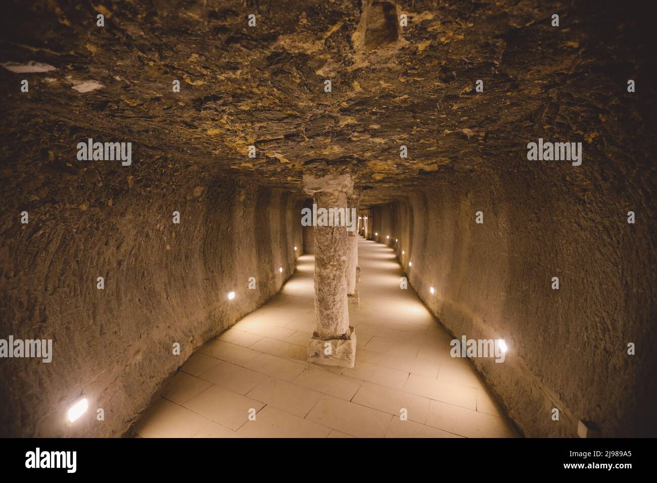 Inside pyramid of giza hi-res stock photography and images - Alamy