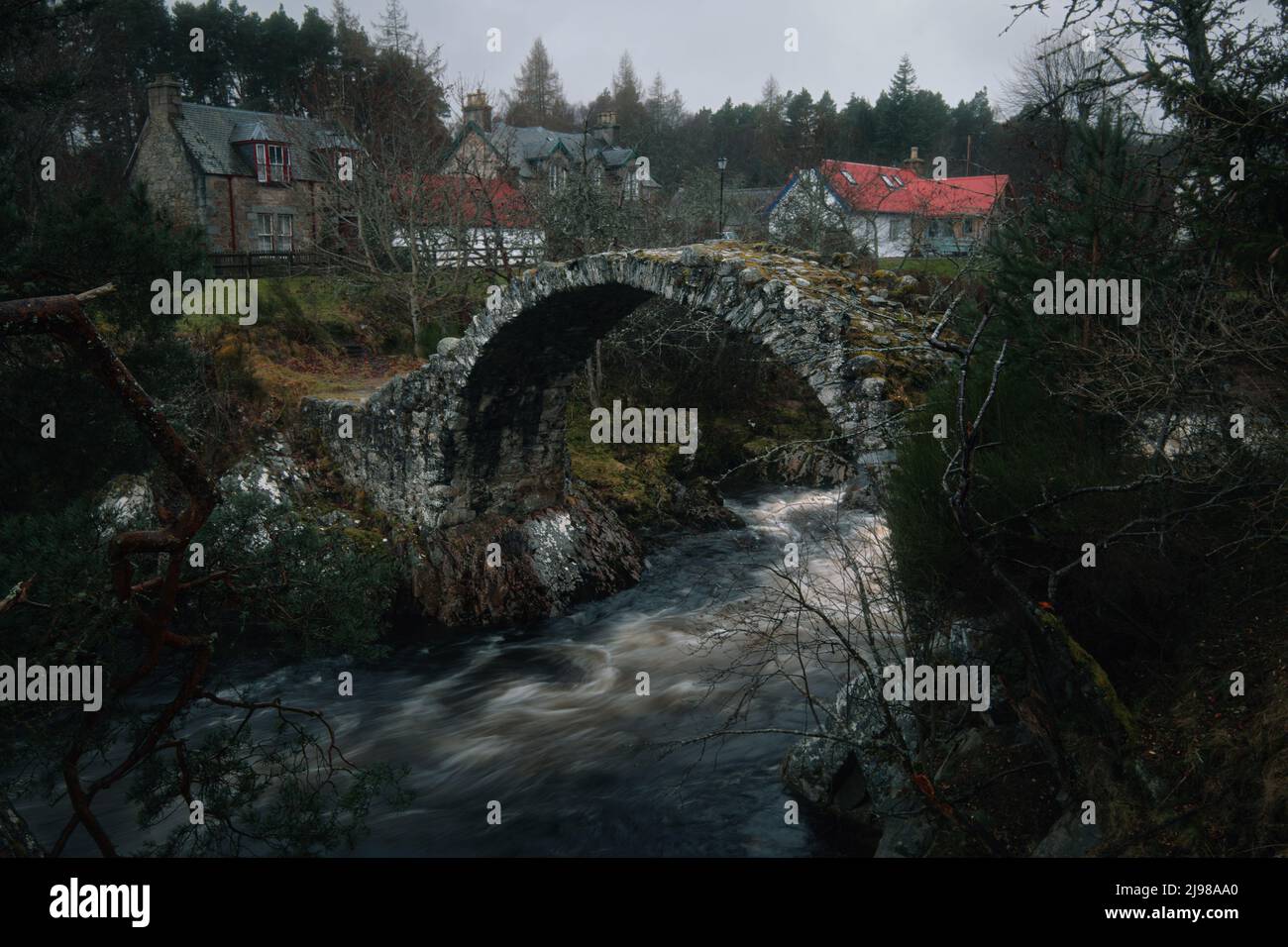 Carrbridge Packhorse Bridge. The old packhorse bridge across the River ...