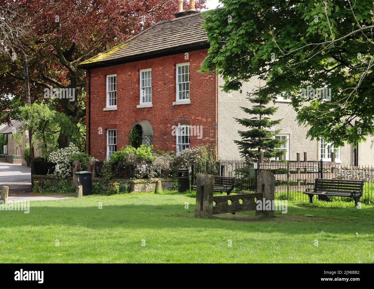 Red brick house hi-res stock photography and images - Alamy