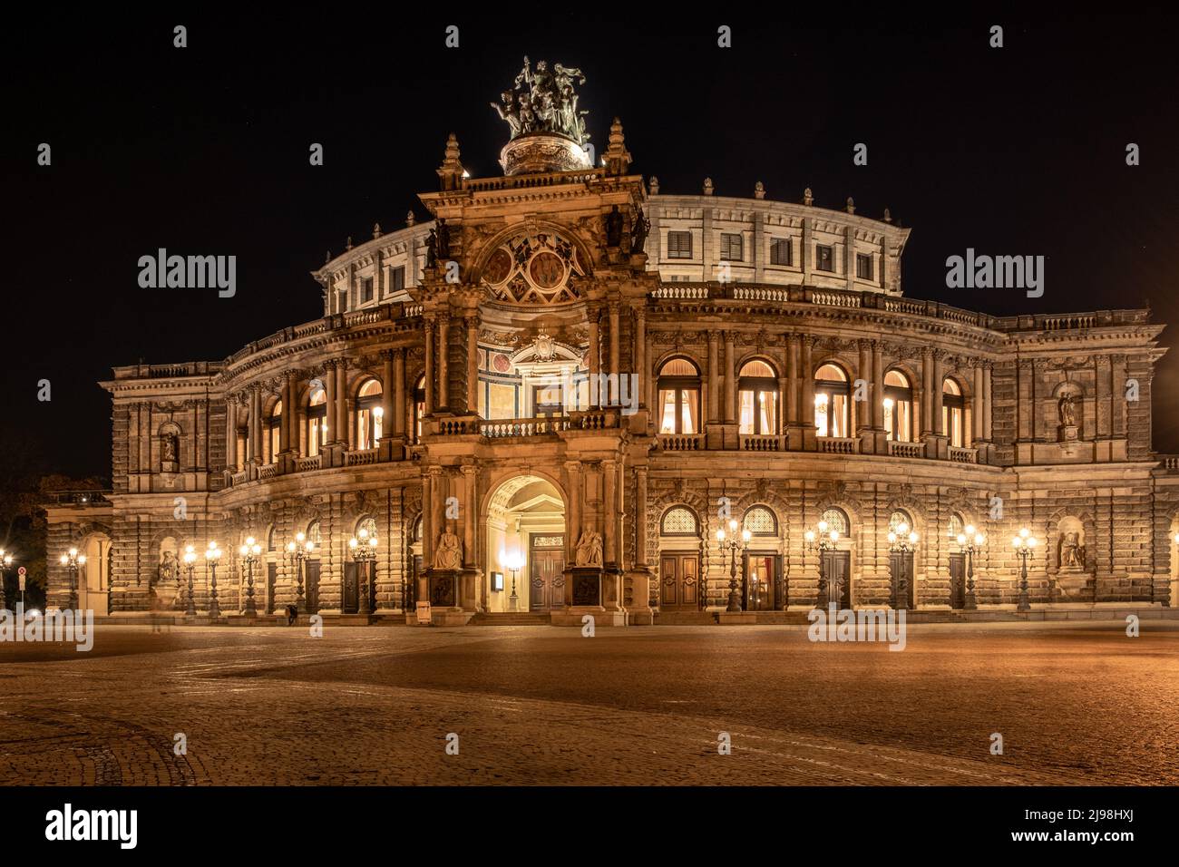 Opera semperoper architecture city hi-res stock photography and images ...