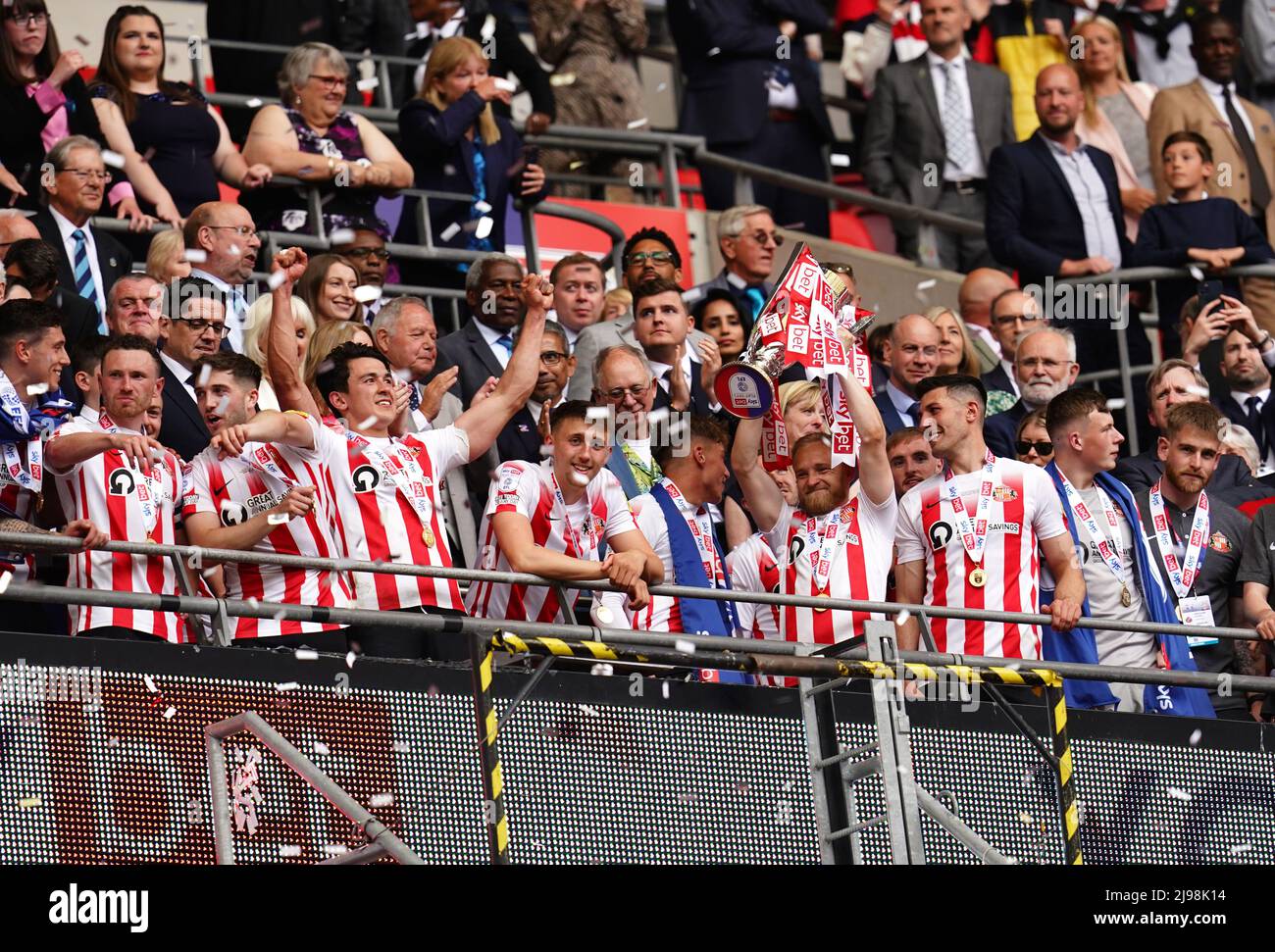 Alex pritchard trophy hi-res stock photography and images - Alamy
