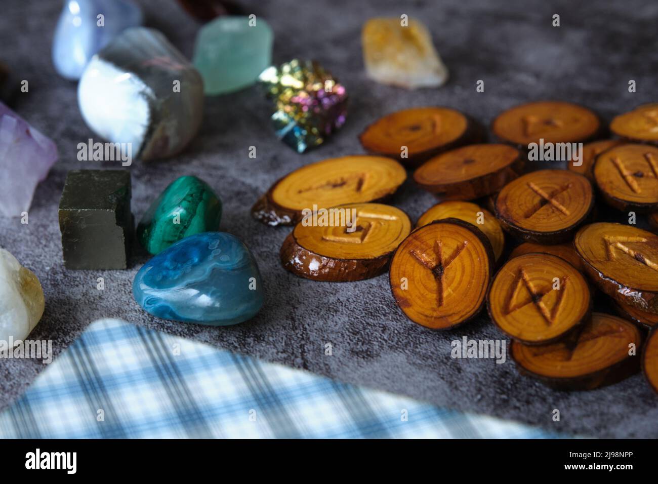 Gothic tarot cards hi-res stock photography and images - Alamy