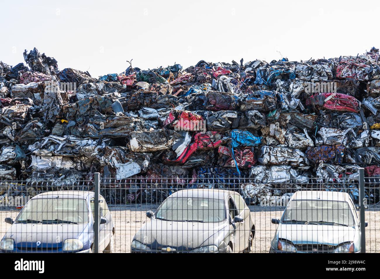 Pile of crushed and deformed cars in the car scrapyard Stock Photo - Alamy