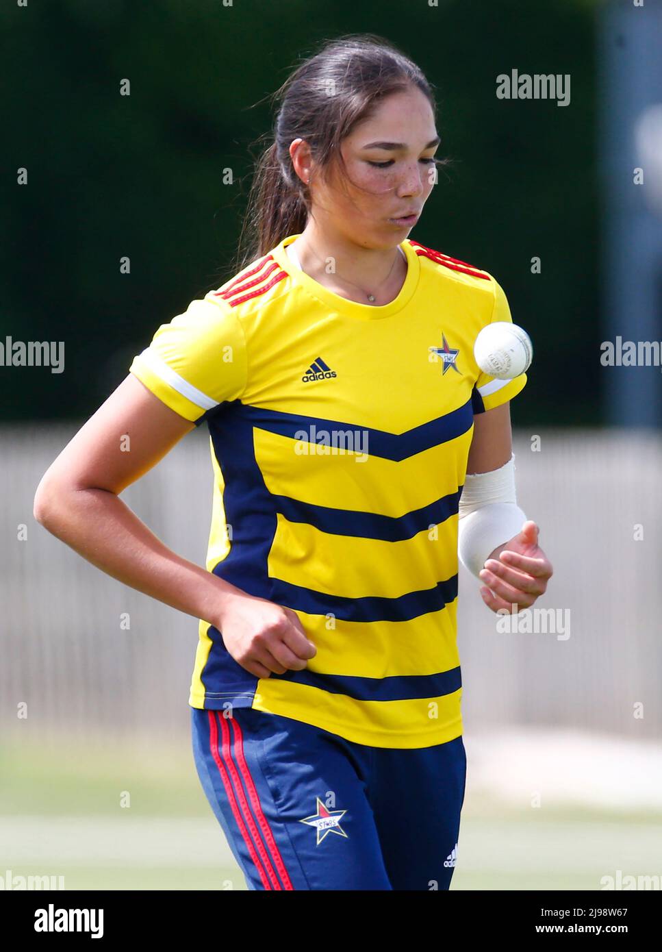 Emma jones cricket hi-res stock photography and images - Alamy