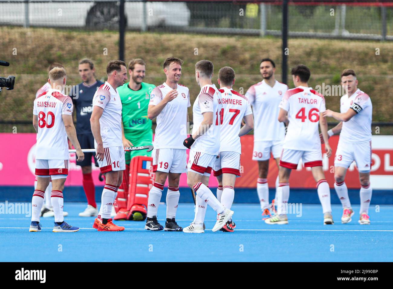 Fih england men hockey celebrate hi-res stock photography and images ...