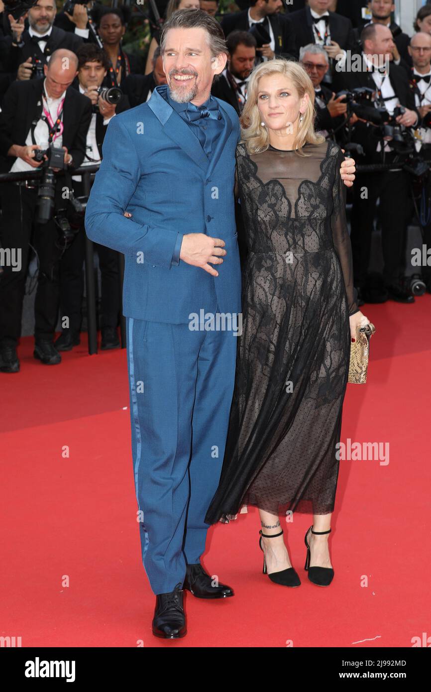 May 21, 2022, Cannes, Cote d'Azur, France: ETHAN HAWKE and wife RYAN ...
