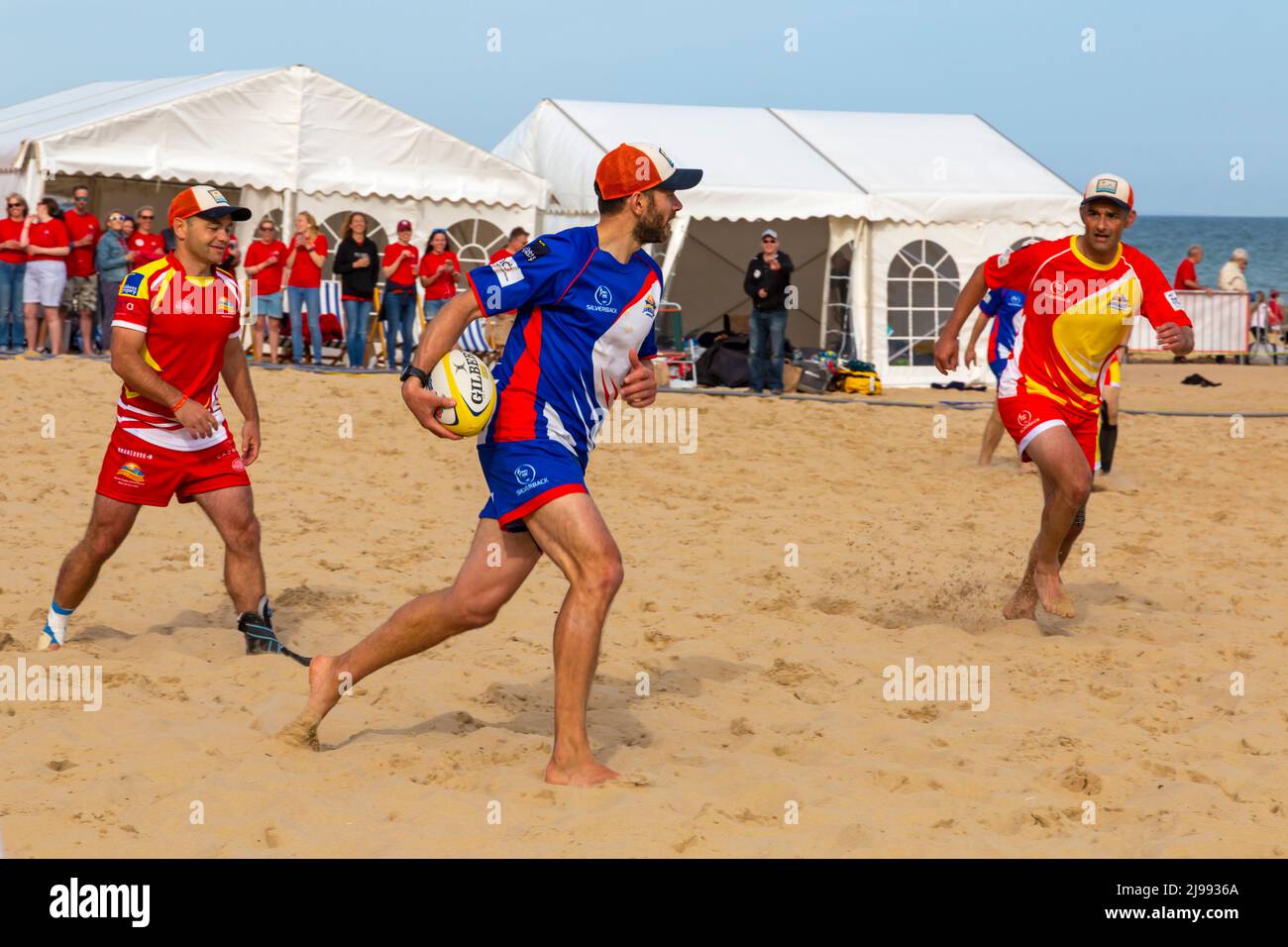 Sandbaggers marathon beach touch rugby team hi-res stock photography ...